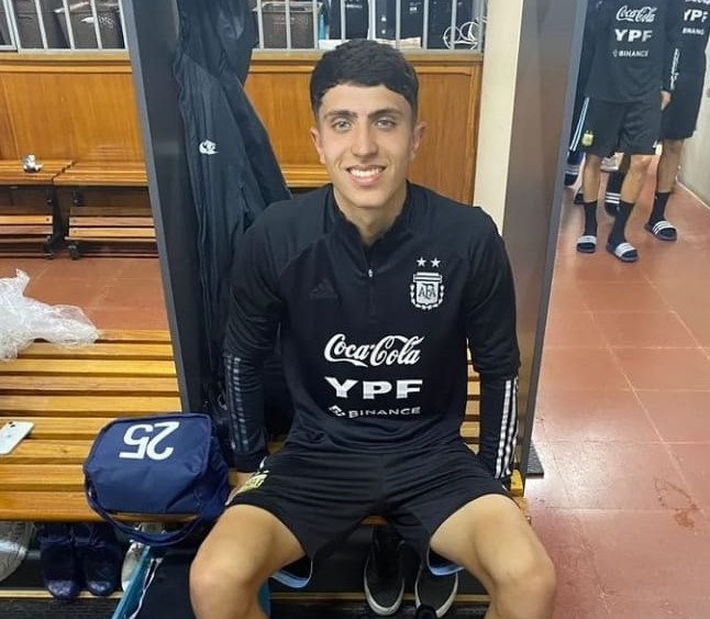 Mateo Mendía completó los entrenamientos con la Sub 20 :: Canal Verte