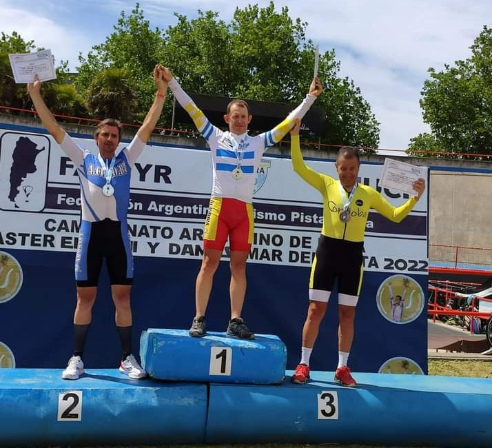 Olavarría obtuvo cuatro medallas en el Argentino de ciclismo :: Canal Verte