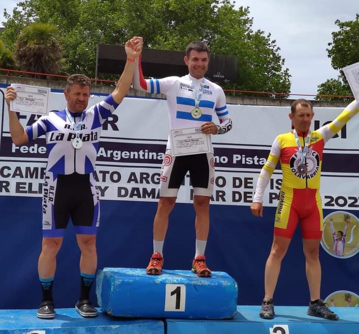 Olavarría obtuvo cuatro medallas en el Argentino de ciclismo :: Canal Verte