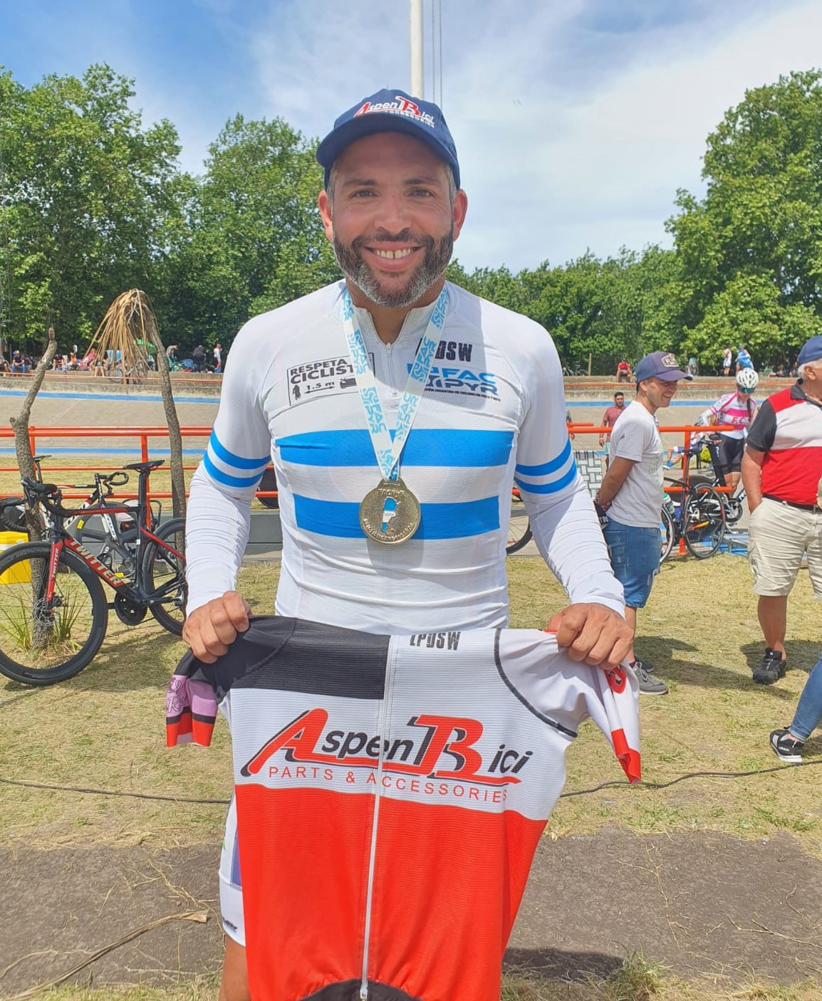Olavarría obtuvo cuatro medallas en el Argentino de ciclismo :: Canal Verte