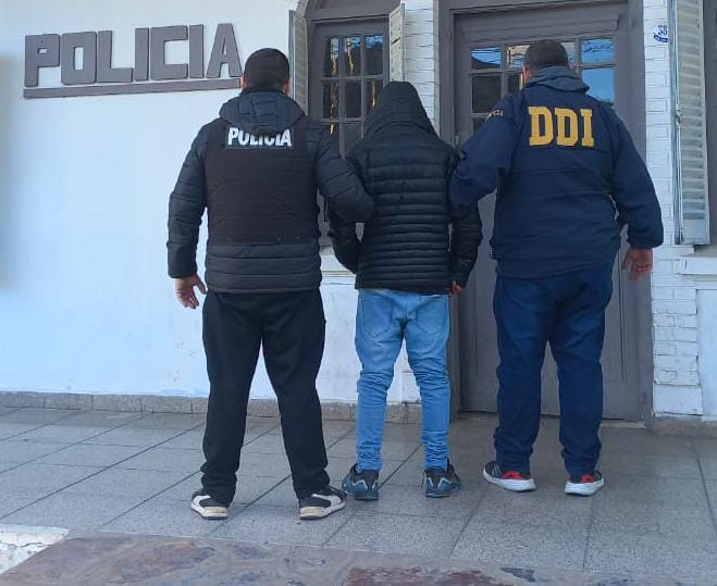 Fue detenido por amenazar y agredir a su pareja :: Canal Verte