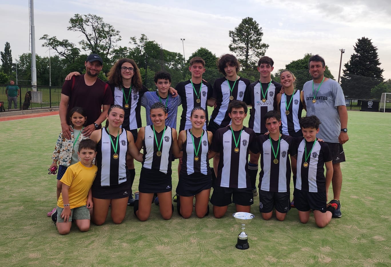 El Bata es el campeón absoluto de hockey :: Canal Verte