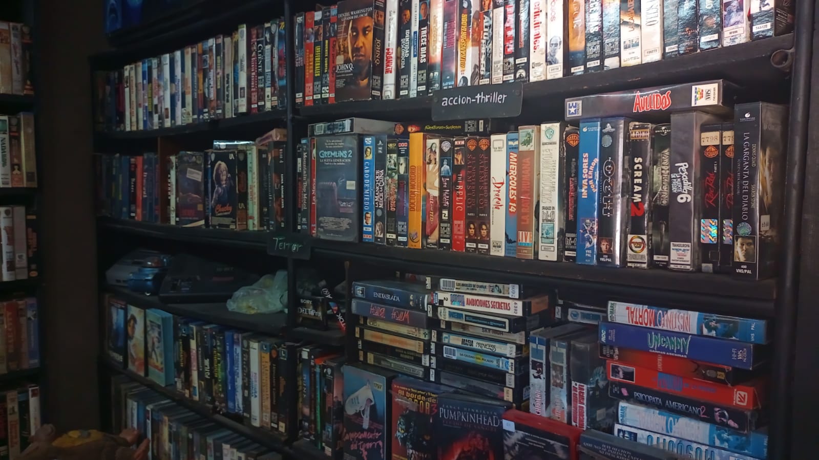 “El VHS tiene alma, las películas y las tapas te transportan” :: Canal ...