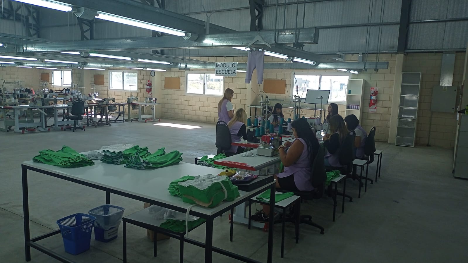 Se realizó la presentación del taller de confección de Alta Textil :: Canal Verte
