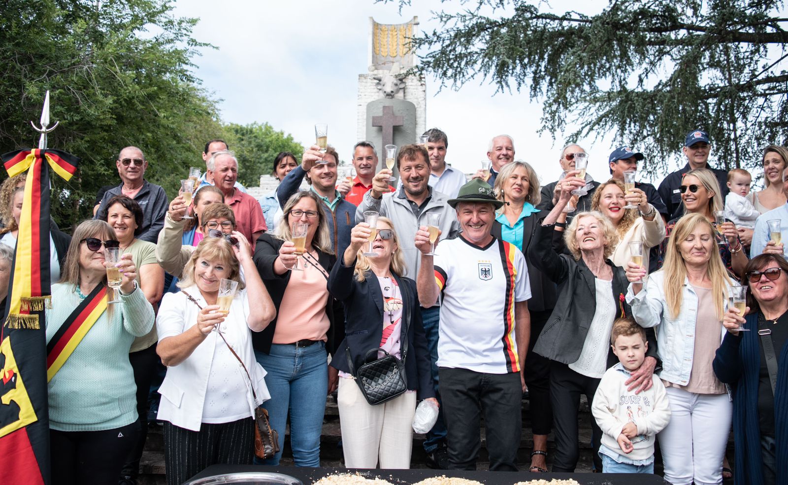 Se realizó el acto protocolar por el aniversario de Colonia Hinojo :: Canal Verte