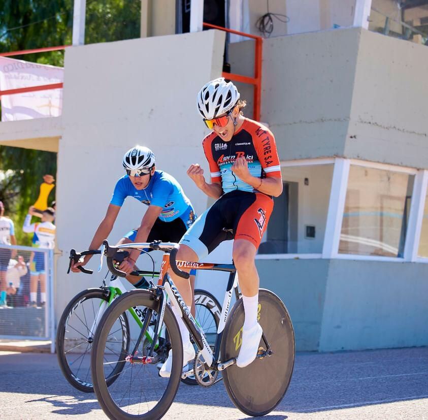 Adrián Castro fue convocado al Campus de Alto Rendimiento :: Canal Verte