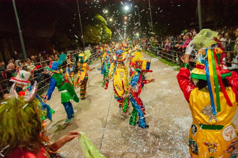 La murga "Arrebatando Lágrimas" cumple 25 años :: Canal Verte